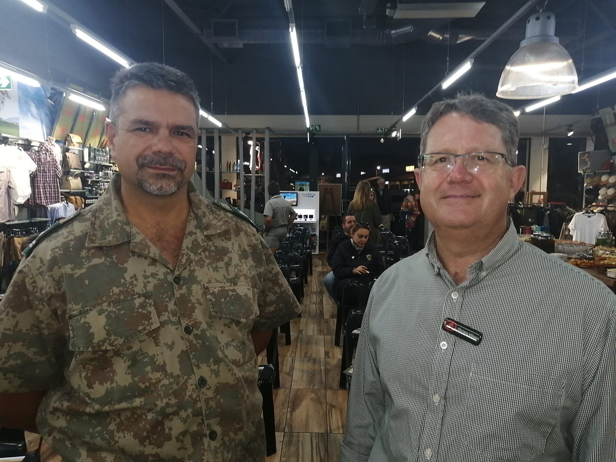 Ereveldwagters bied lewenslyn vir Kruger se honde-eenheid - Radio Laeveld